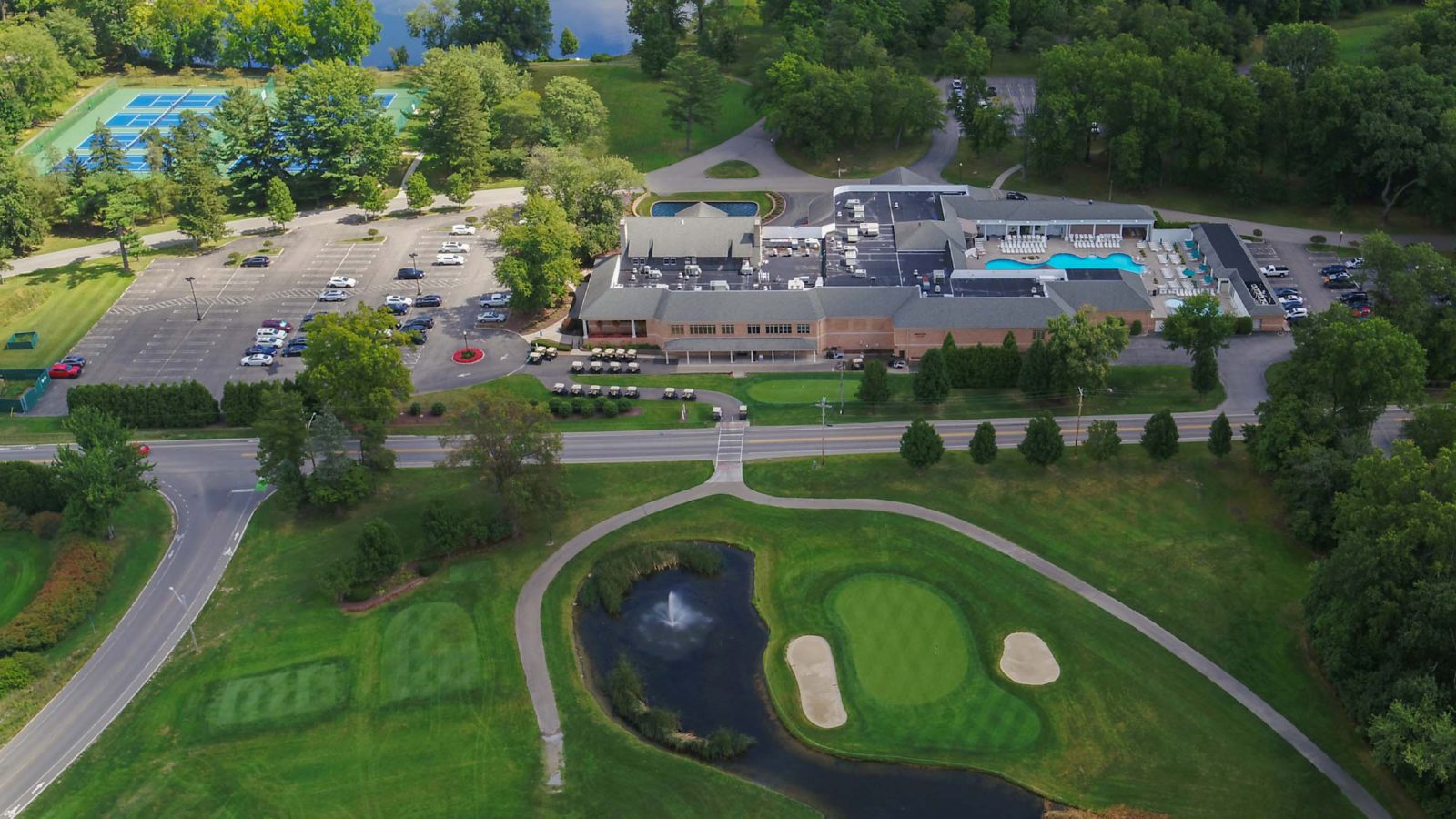 What is the only free golf course in the USA - Tara Electric Vehicles